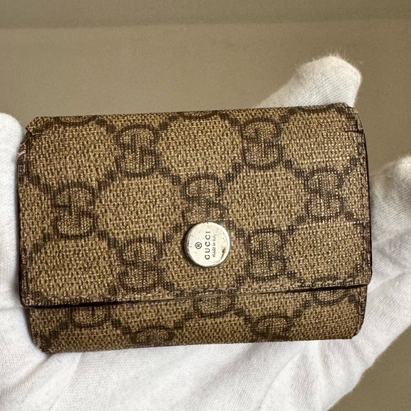 Gucci | Accessories | Gucci Gg Key Case Holder Costed Canvas 6 Key ...